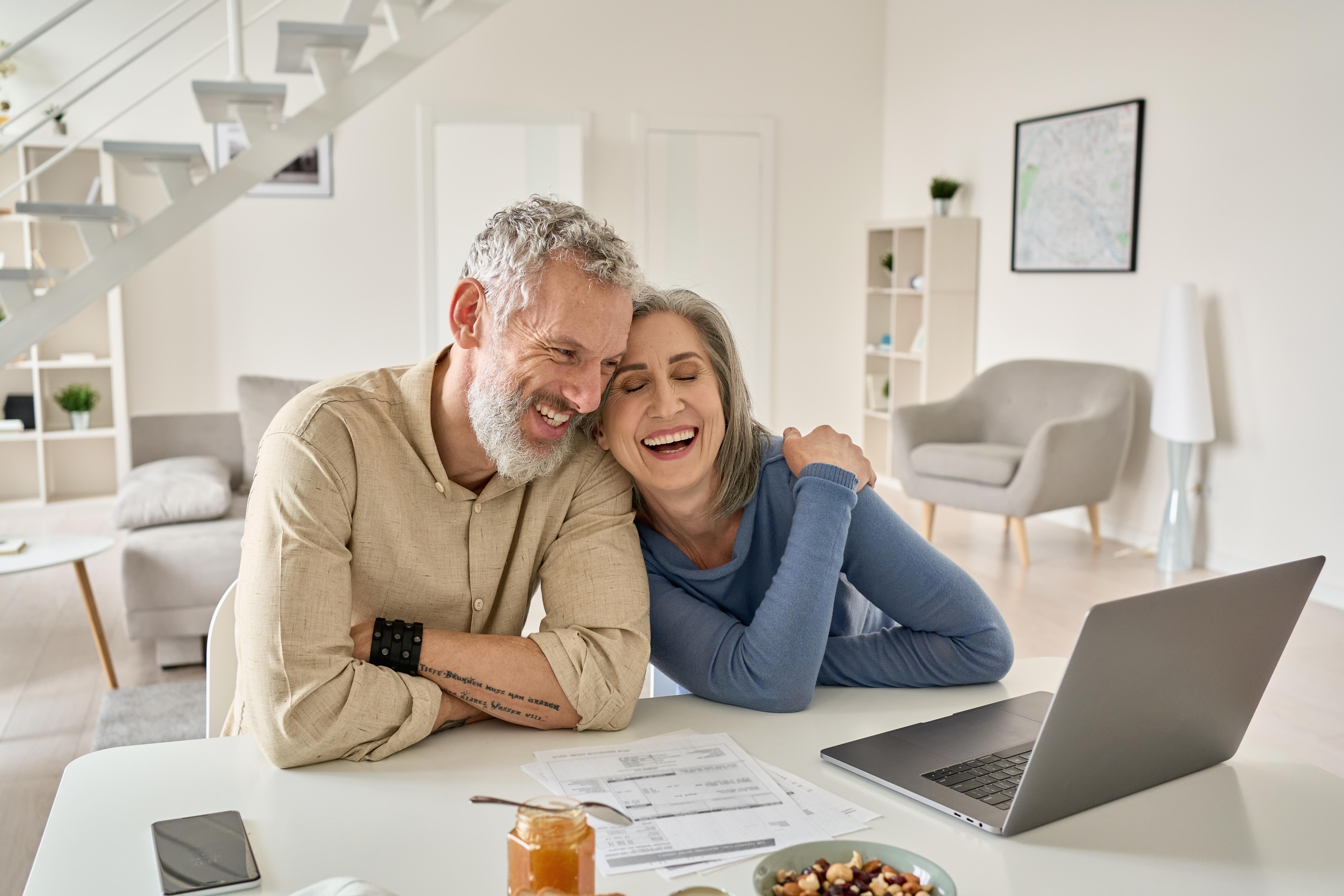How a Non-Working Spouse Can Collect Social Security and Medicare ...